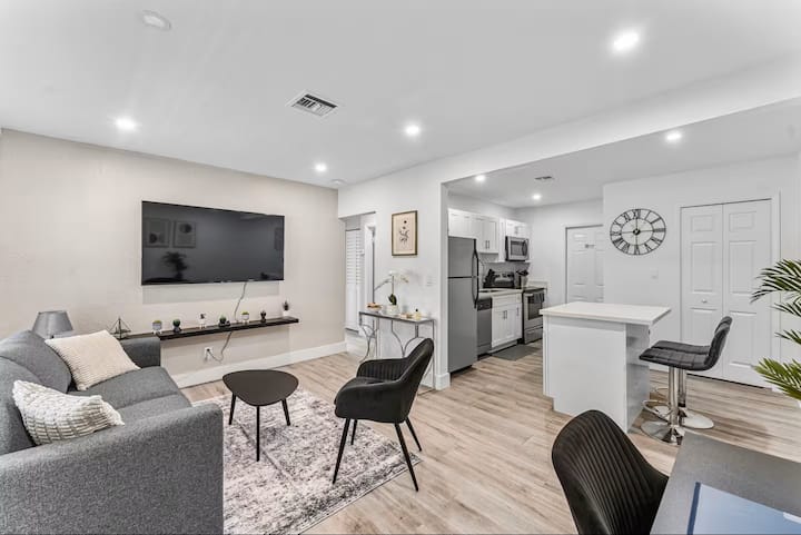 Cozy North Miami Home | Pet-friendly, Private Yard - North Miami, FL