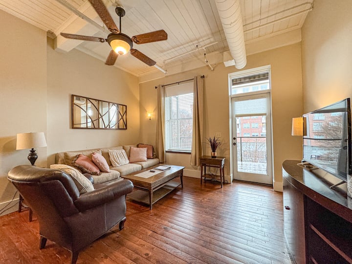 Downtown Asheville Pet-friendly Condo With Deck - Asheville, NC