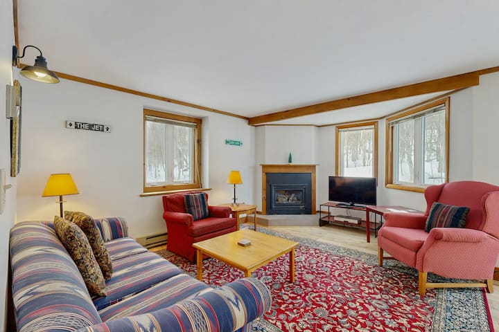 2br Condo, Ski-in/ski-out, Fireplace, Balcony, W/d - 제이