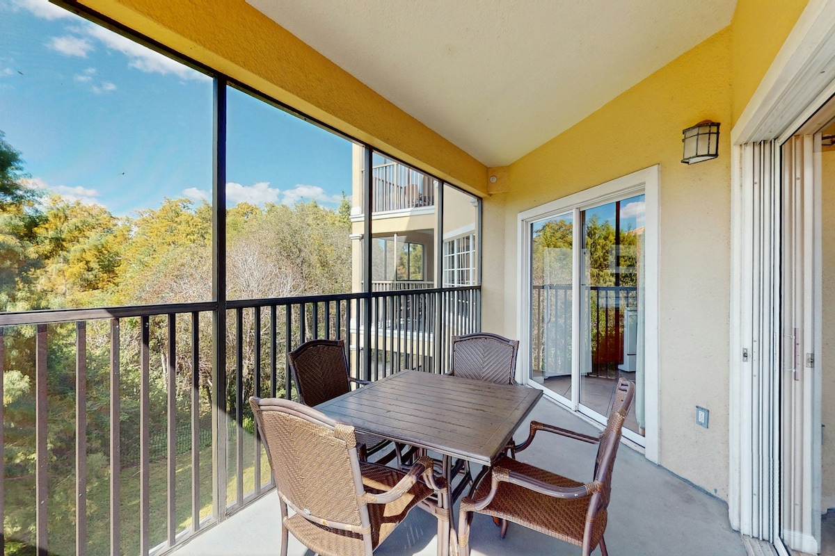 3BR condo with balcony views & pool - Airbnb