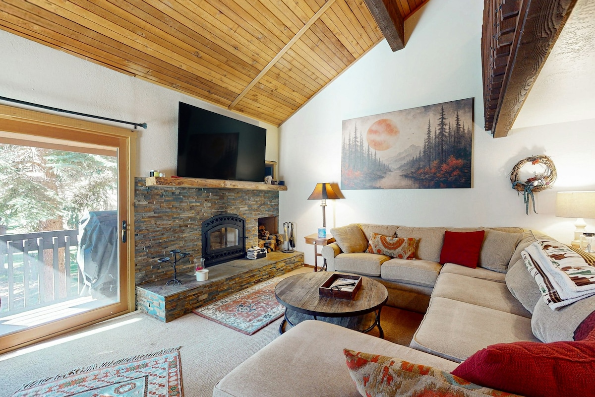Condo 2BR avec foyer, terrasse, spa - Condos à louer à Mammoth Lakes ...