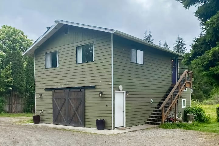 1 Br Apartment With Wood Burning Fireplace - Silverdale, WA