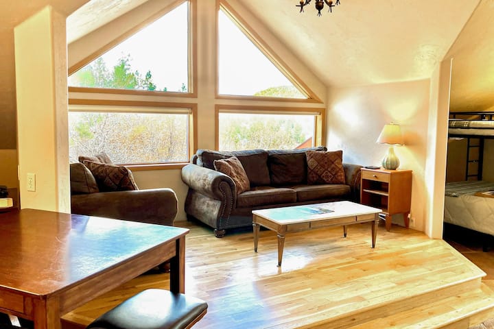 Conveniently Located Home W/ Full Kitchen, Wifi & - Durango, CO