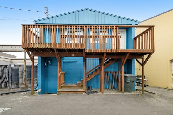 3br Condo Downtown W/ Rooftop Deck, Near The Beach - Seaview, WA