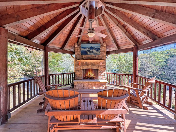 The Bears & Bees Lodge-lakeview, Hottub, Fireplace - Blue Ridge, GA