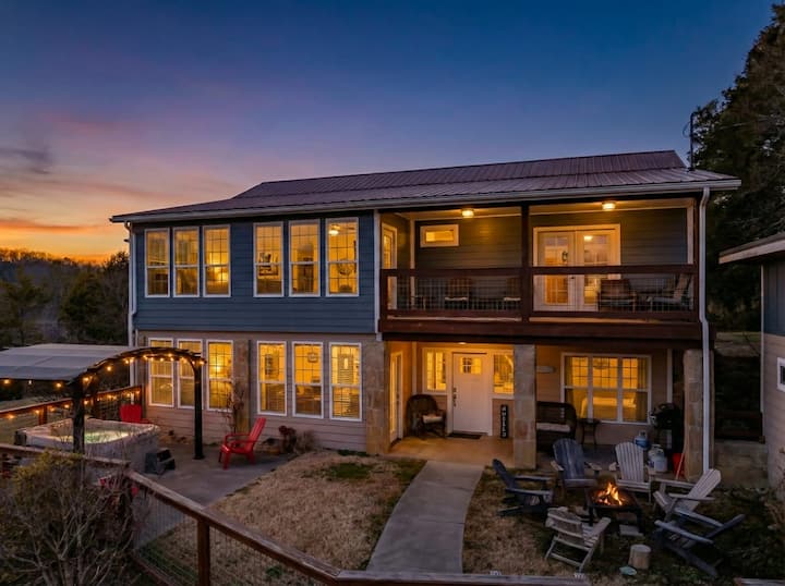 Serene Smokies Retreat | Hot Tub | Fire Pit | Bbq - Sevierville