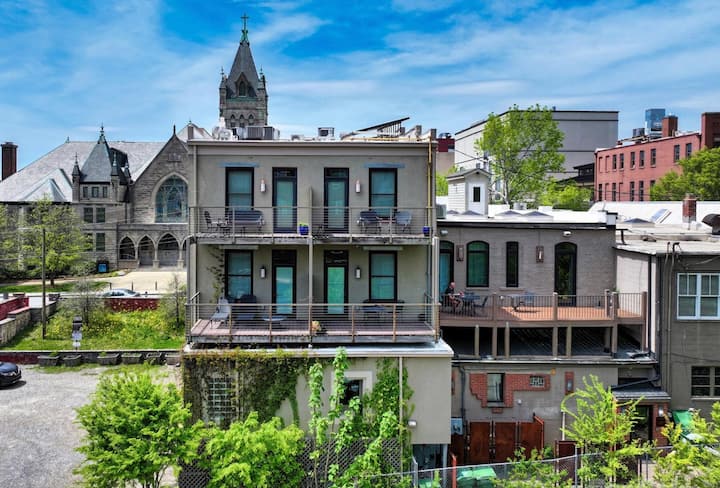 Historic Downtown Asheville 7 Condos | Sleeps 35+ - Asheville, NC