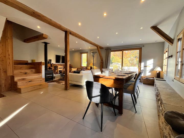 Chalet Rénové à Samoëns, Proche Centre, Skis-bus - Samoëns