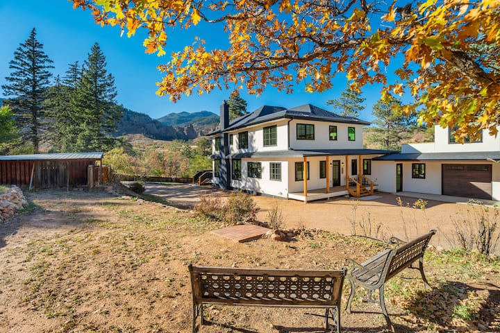 Silvercrest Peak! Luxe Mountain Home By Broadmoor - Colorado Springs, CO