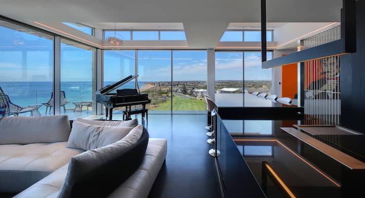 Luxe Haus | Luxury Ocean View Villa - McLaren Vale