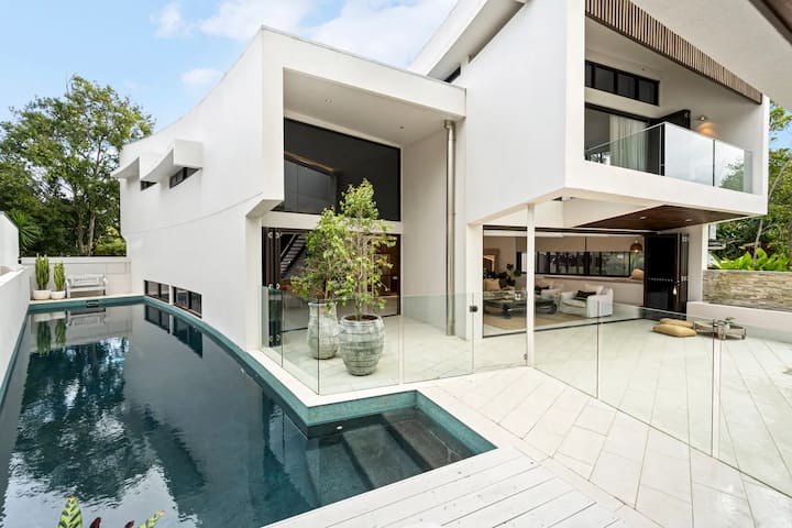 Casa Voller - An Architectural Statement In Noosa - Noosaville