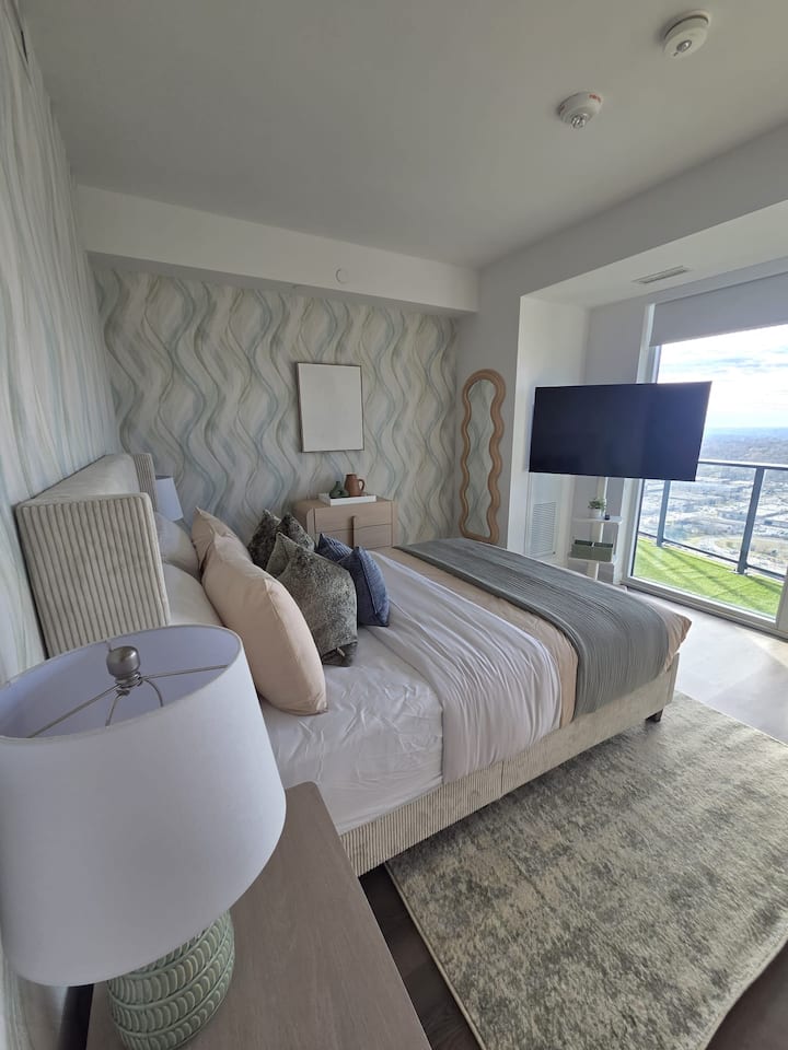 Modern Studio Retreat Bright Condo W/ Patio & Park - Toronto
