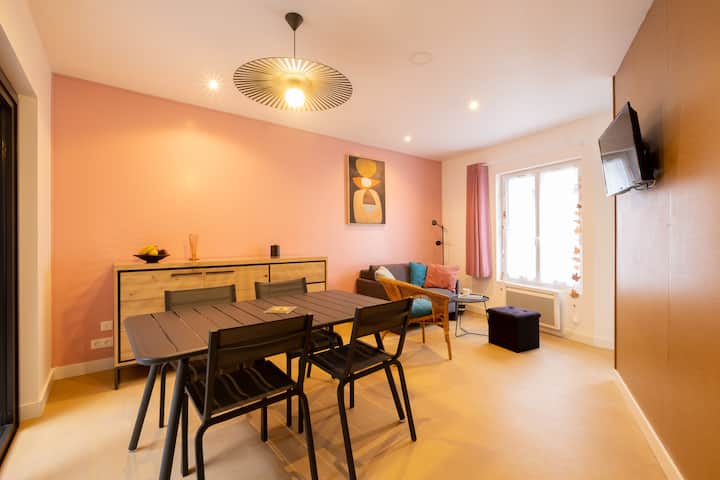 Rose Trémière Proche Plage - Les Sables-d'Olonne