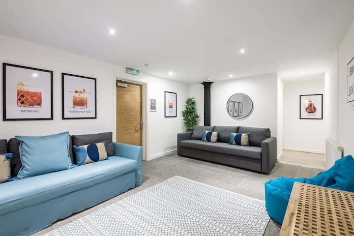 The Bloc I | Liverpool Nightlife Apt, Sleeps 14! - Liverpool