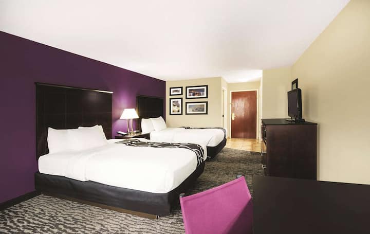 Laquinta Louisville East | Queen | Near Churchill - Louisville, KY