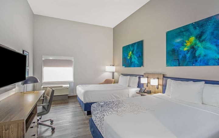 2 Queen Beds| La Quinta Miramar Beach| Free Bfast - Destin, FL