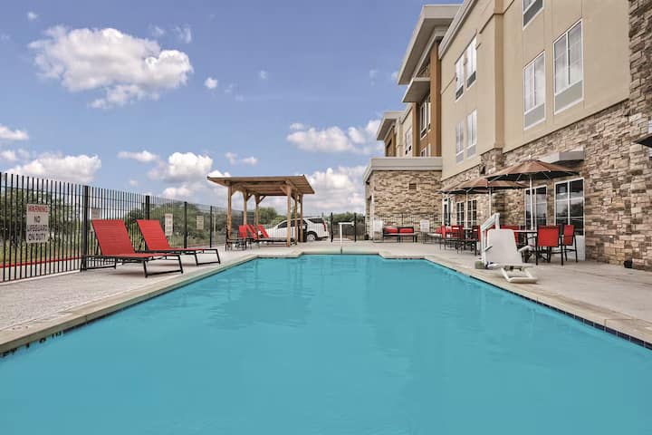 King | La Quinta Sa By At&t Center | Near Alamo - San Antonio, TX