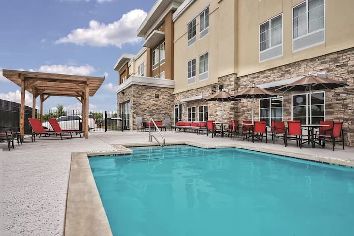 Laquinta Sa By At&t Center| 2q Beds | Pool - San Antonio, TX