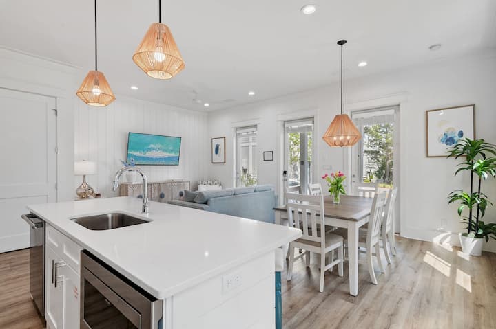 Sawgrass Retreat- Sleeps 10- Minutes To The Beach! - Seaside, FL