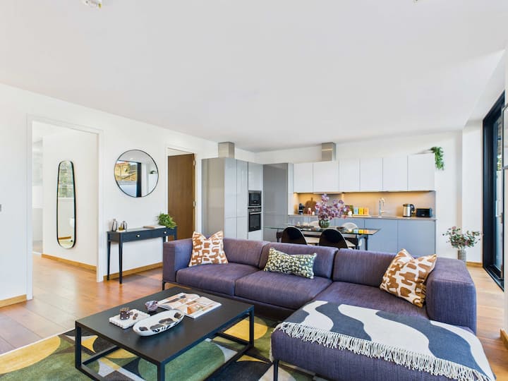 Light-filled Camden Town Balcony Apartment - Bloomsbury