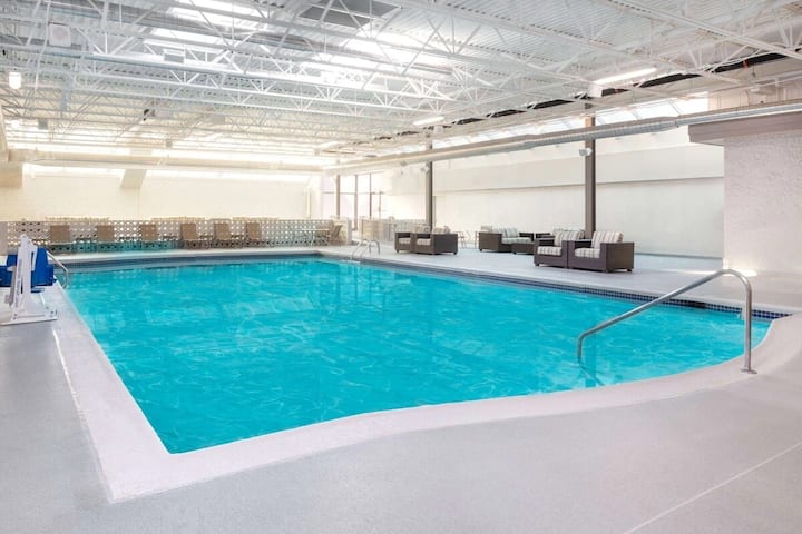 La Quinta Clifton | King Room | Free Parking - New York