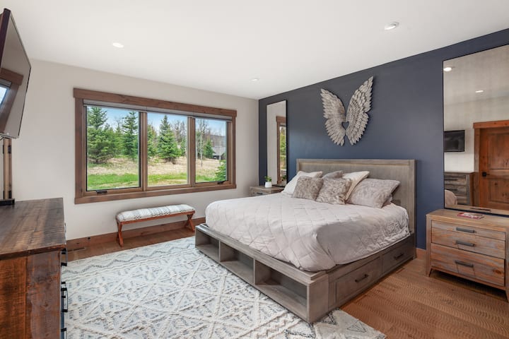 Spacious Vacation Home W/ Lake Access & Amenities - Whitefish, MT