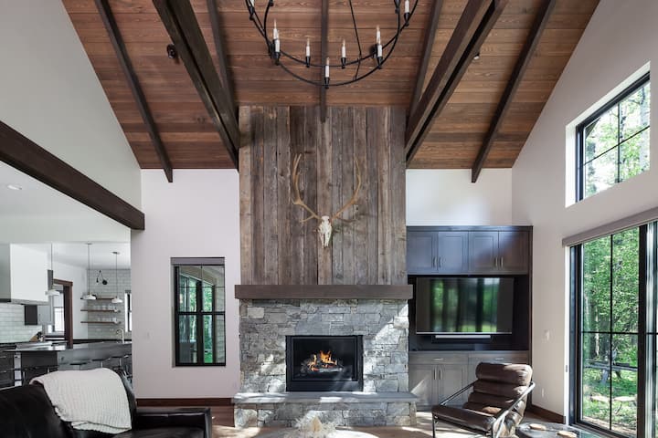 Resort-style Home W/full Access To Lodge Amenities - Whitefish, MT