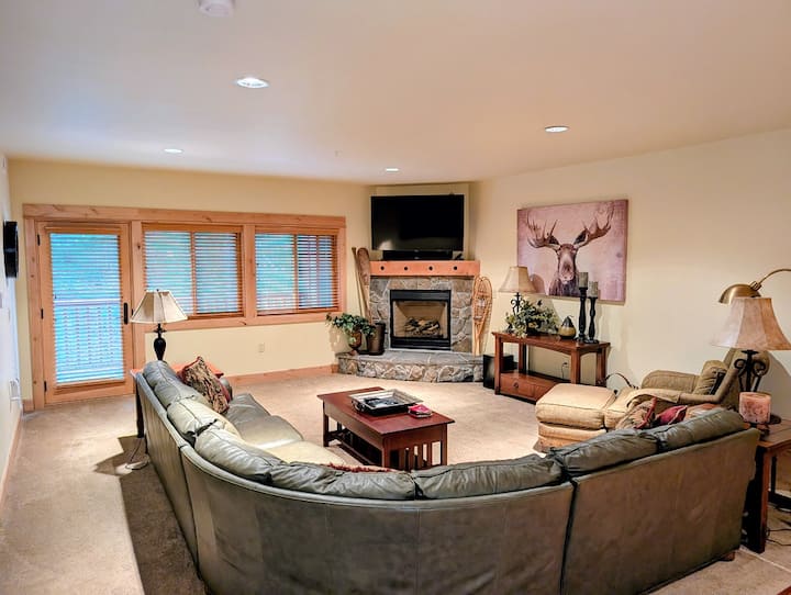 Grand Lodge 4 At The Official Collins Lake Resort - Mount Hood, OR