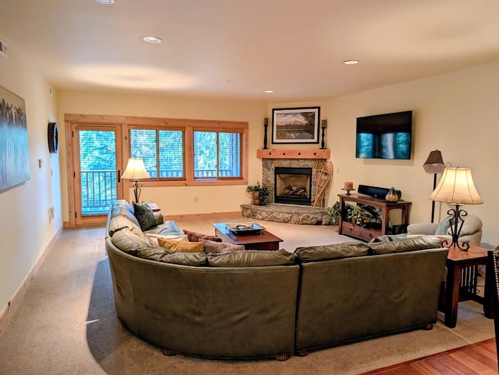 Grand Lodge 4 At The Official Collins Lake Resort - Mount Hood, OR