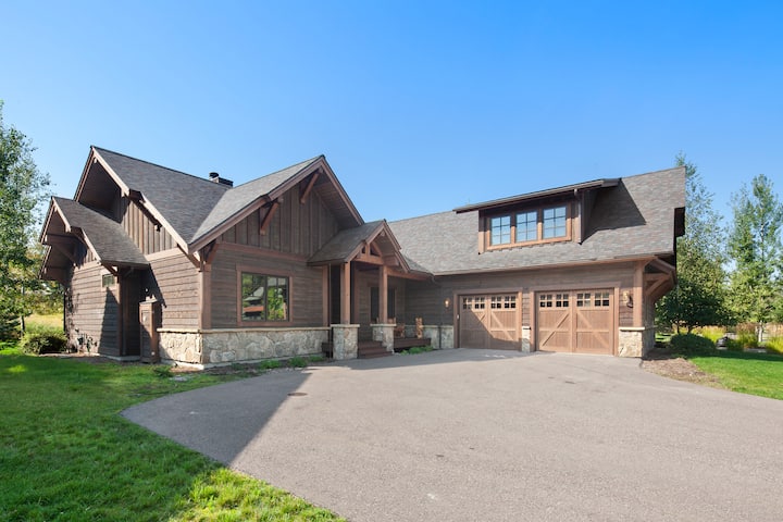 Elegant Mountain Home | Pool, Spa & Shuttle - Whitefish, MT