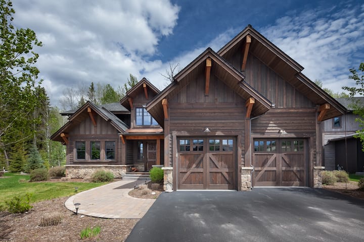 Luxury Resort Home W/ Trails, Pool, Shuttle & More - Whitefish, MT