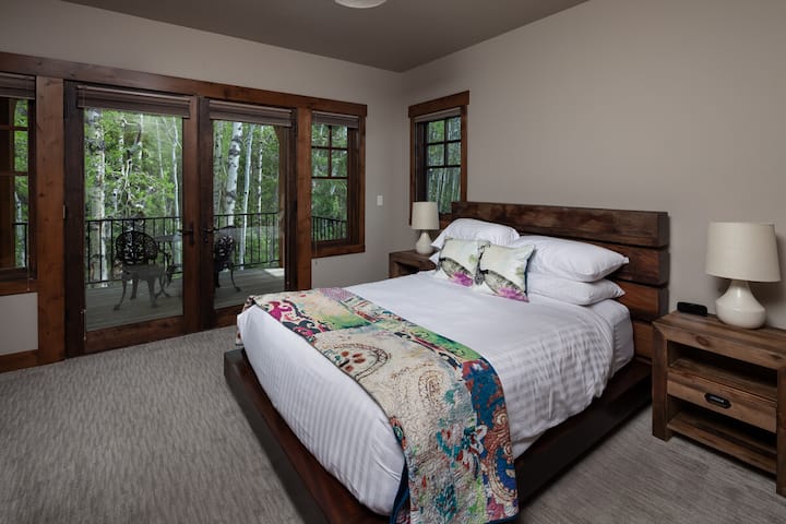 Luxe Home Near Trails, Lake & Spa Amenities - Whitefish, MT