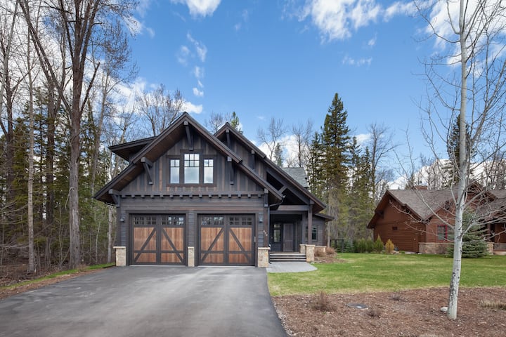 Modern Lodge Home Near Lake, Marina & Nature Trail - Whitefish, MT