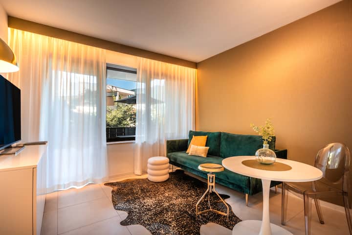 739h Goldfinger+suites I Apartment Unique - Lana