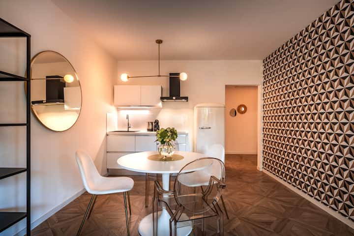 739j Goldfinger+suites I Apartment Individual - Lana