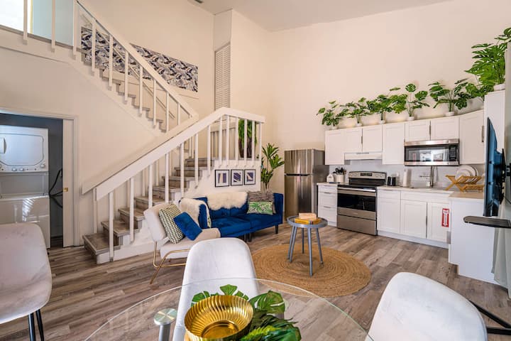 Modern Apartment With Garden View Near Miami - Miami, FL