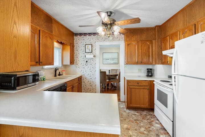 2br Pet Friendly Retreat In Galax! Hill Haven - Galax, VA