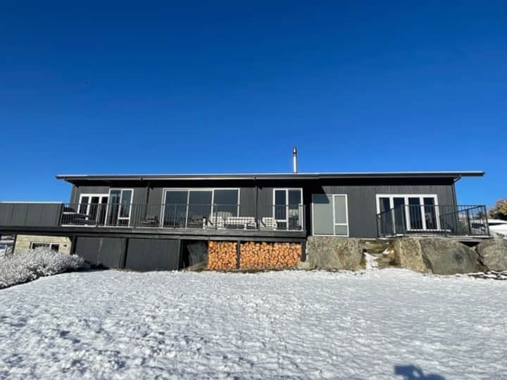 Red Door Lake Tekapo - Lake Tekapo, New Zealand