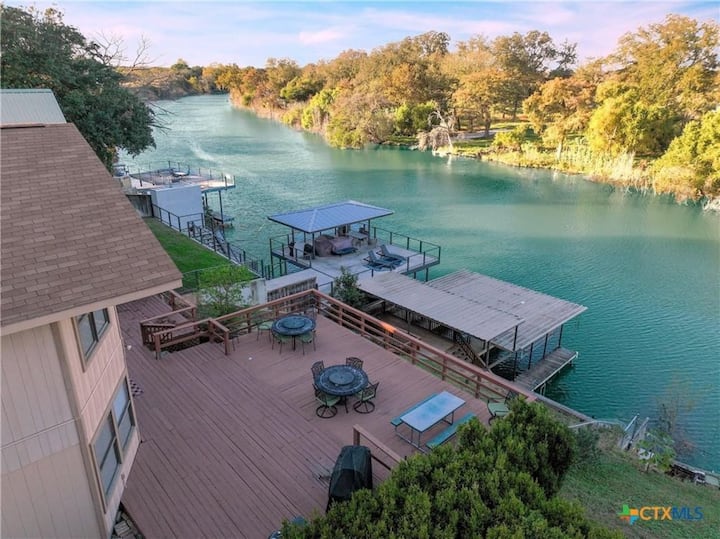 Lakefront Family Stay W/ Boat Dock & Fishing Fun! - New Braunfels, TX