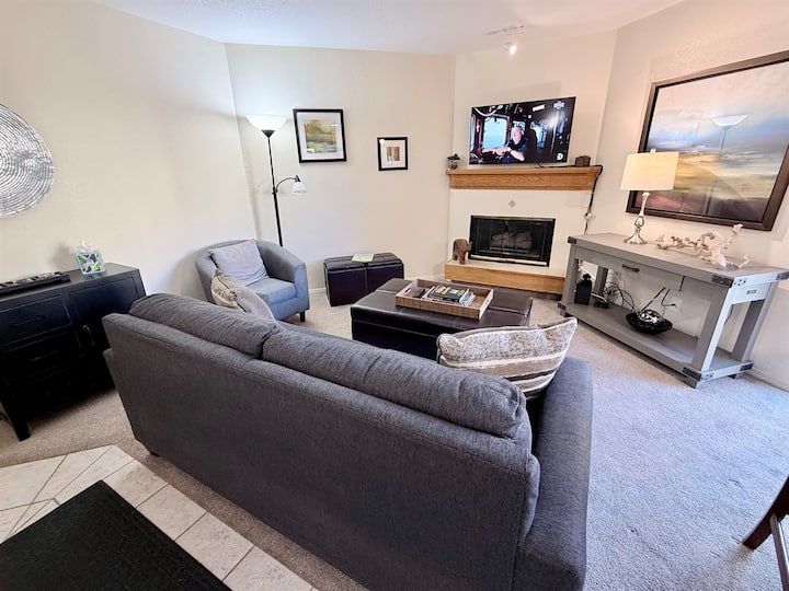 2br | 2bath Retreat Near Denver | Gym | Work - Centennial, CO