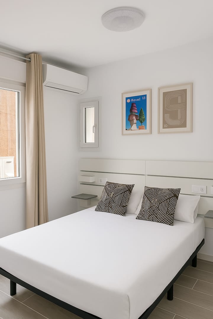 Modern And Central: Las Ramblas 113 With Elevator - Barcelona