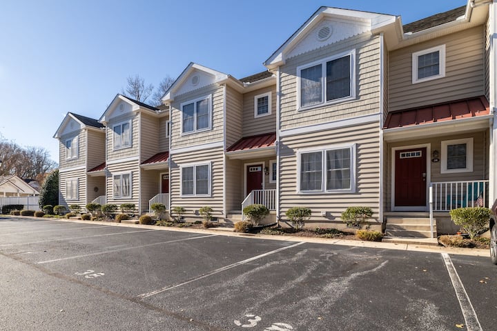 Oyster Bay Townhome In Rehoboth, One Dog Ok! - Rehoboth Beach, DE