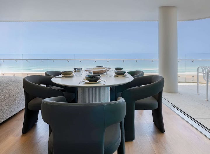 Monet By Khove - Coolangatta