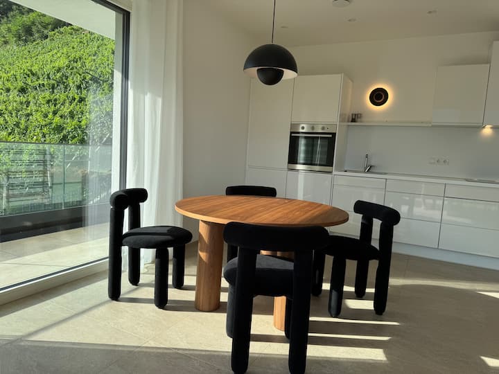 Apt 4 | 2 Bedrooms (1 Double, 1 Single) - Meran