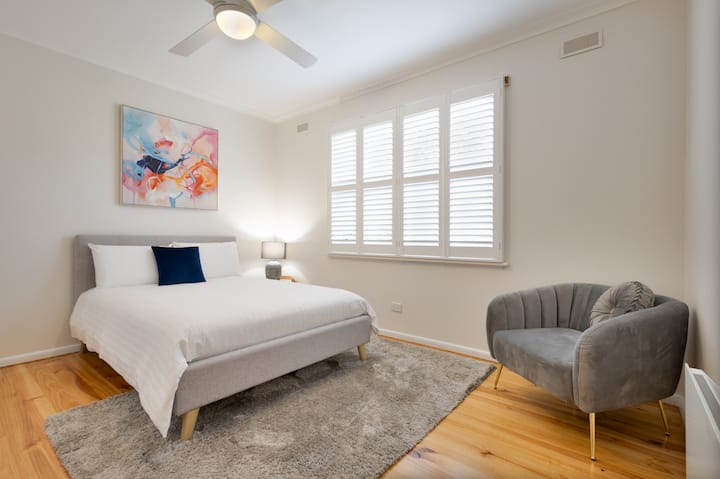 Chic Weatherboard Retreat - Ararat