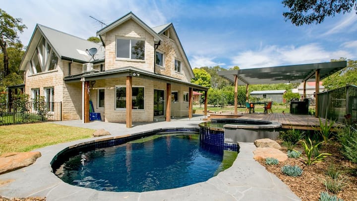 2 Marma Retreat | Heated Pool & Spa In Red Hill - Phillip Island