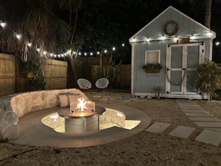 Luxe Coastal Cottage, Firetable, Steps To Ocean - Cocoa Beach, FL