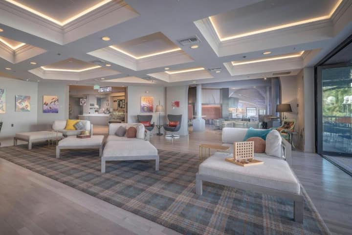 In The Heart Of Reno + On Site Dining&bike Rentals - Reno, NV