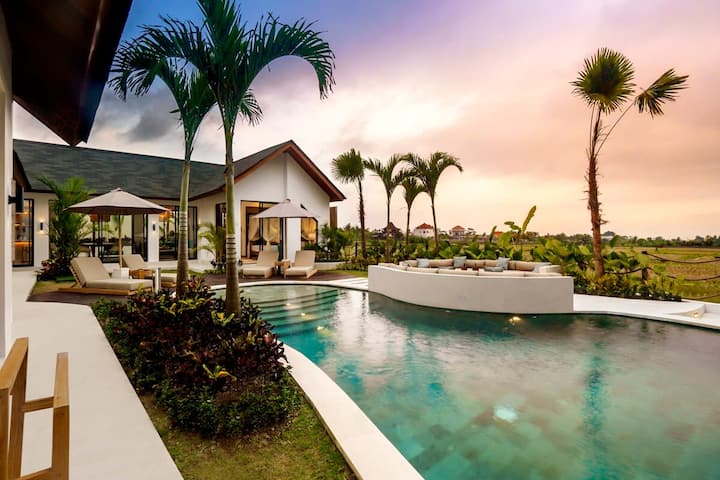 Crystal Lagoon 3br Tropical Infinity Pool In Ubud - Ubud