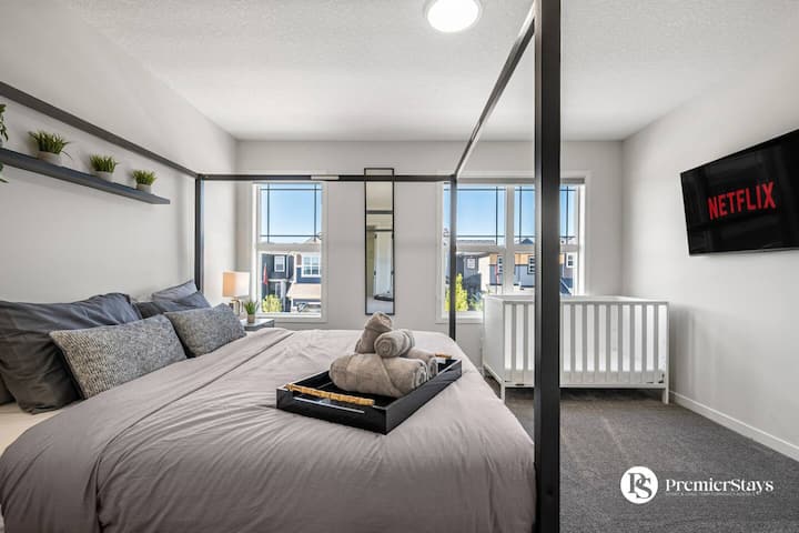 Large Private House | Free Banff Pass| Sleeps 10 - 